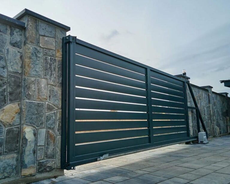 27 Ideas Modernas de Portones de Herrería para tu Casa